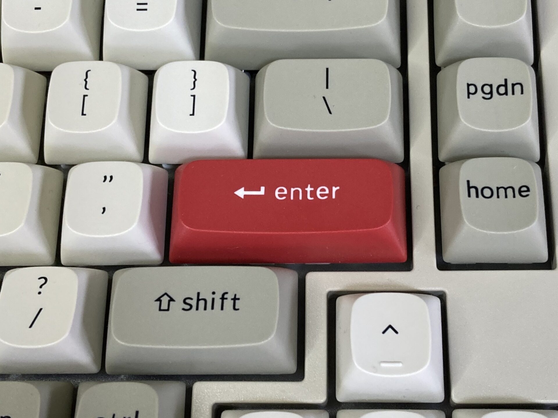 Keychron V1 Max レトロカラー レビュー QMK/VIA対応 ワイヤレス・メカニカルキーボード 赤軸 | アナログさんのiPad生活